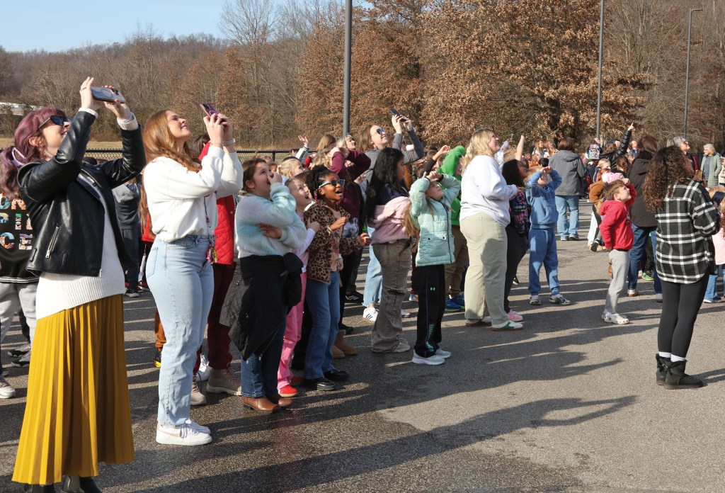 High-flying visitor (WITH GALLERY) | The Tribune
